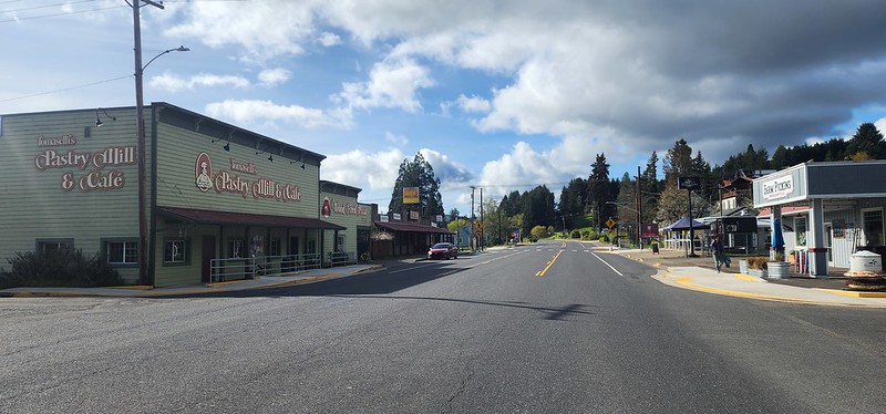 Umpqua Valley Wine Tasting Guide: Best Wineries, Hotels & Eats