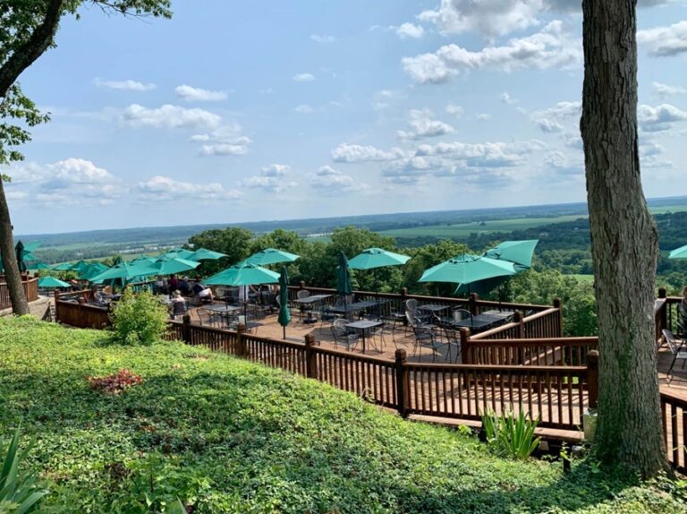 Best Missouri Wineries & Vineyards to Visit in 2025